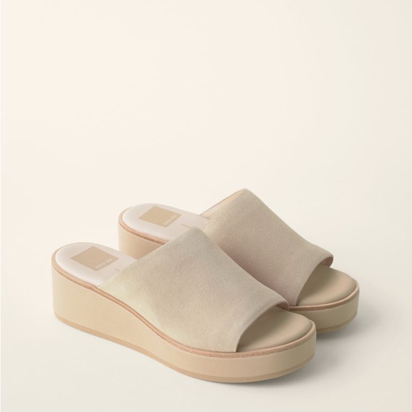 Dolce Vita | Shoes | Dolce Vita Cream Freta Platform Slide Sandals ...